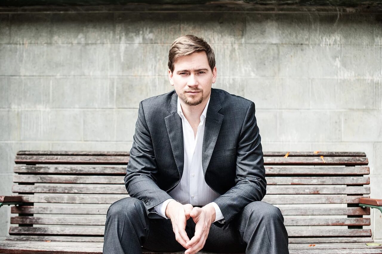 LUKE STOKER – Don Pedro in Neuproduktion „Béatrice et Bénédict“ in Köln ...