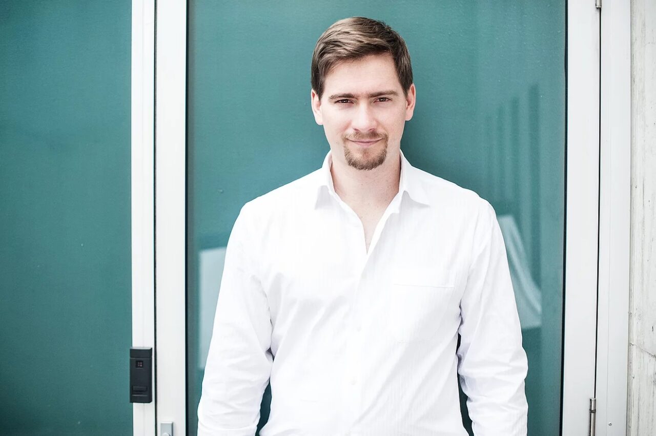 Luke STOKER – Bass | Fotos – opern-agentur